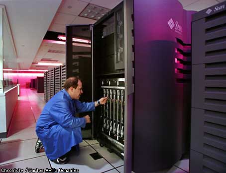 Sun Serving More Than Just Java / Workstation giant rises into ...