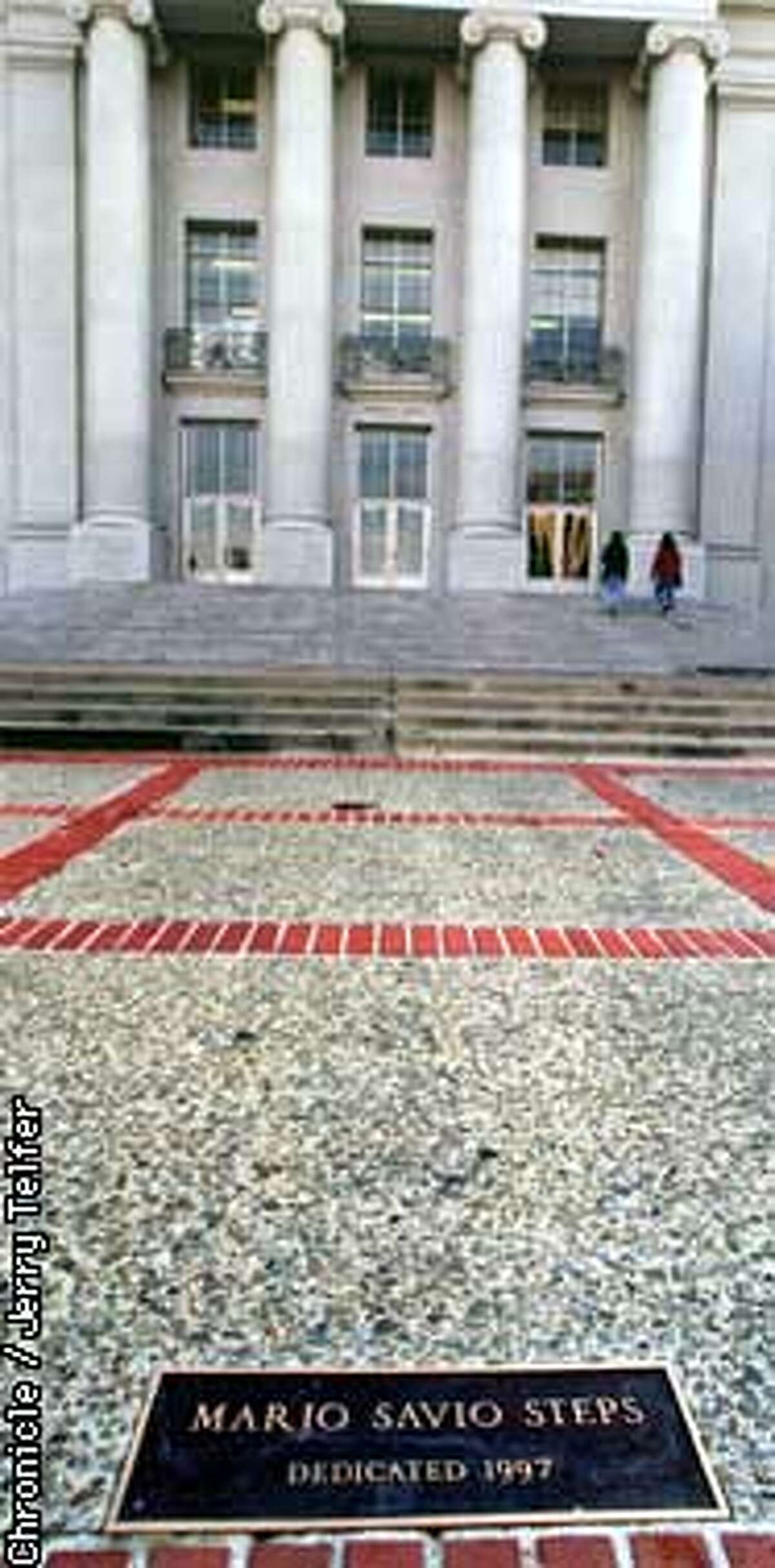 SYMBOLIC STEPS / UC Berkeley names legendary protest spot after Mario Savio