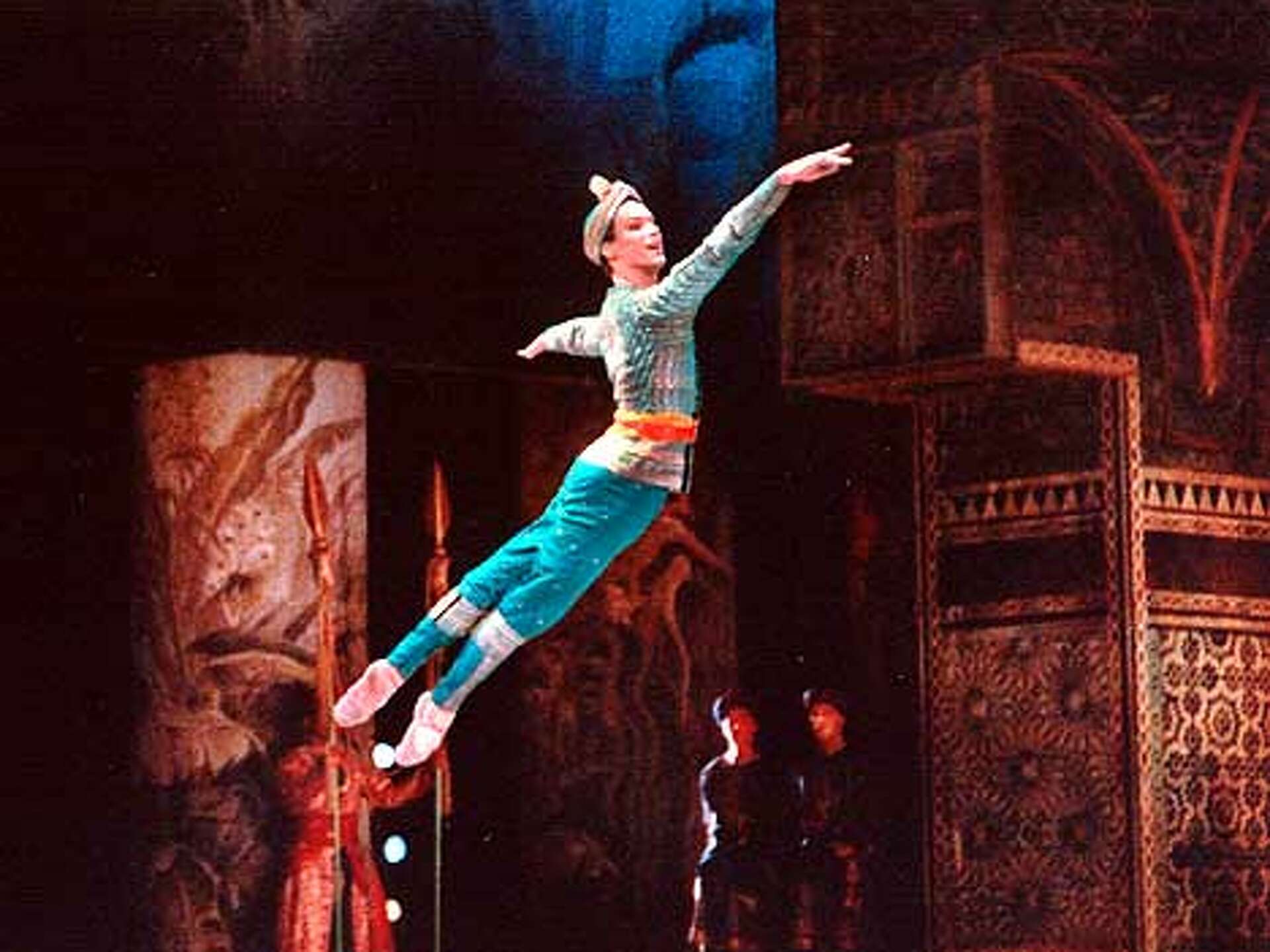 Exemplary Paris Opera Ballet danced 'La Bayadere' and 'Le Parc'