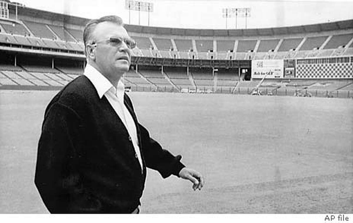 CHARLIE FOX: 1921-2004 / Former Giants manager dies