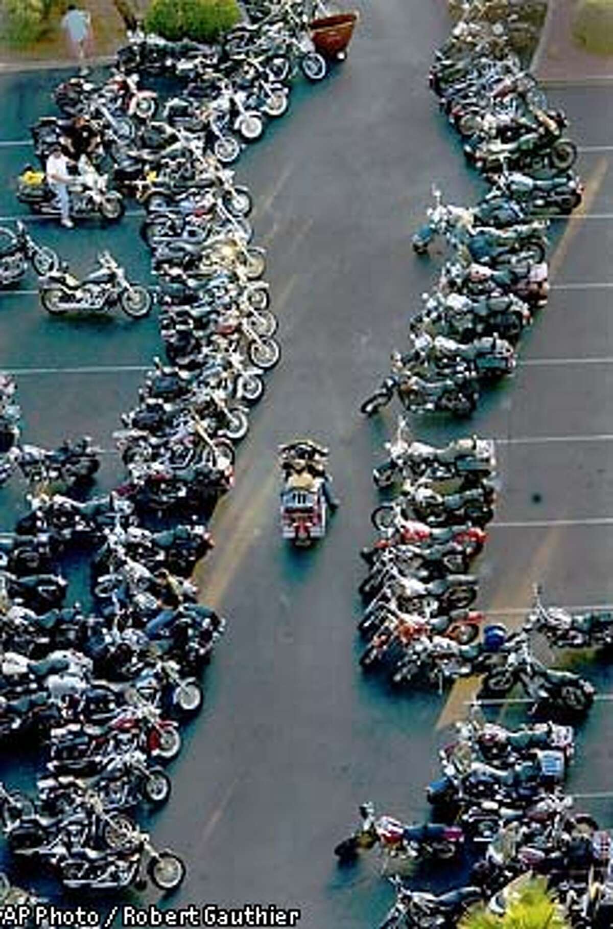 CYCLE OF VIOLENCE / Biker clashes could spread to Bay Area as Mongols ...