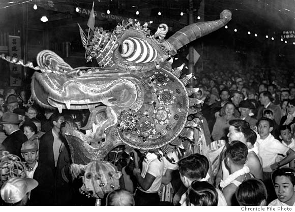 Sara Jane Moore, thwarted assassin, escapes from prison