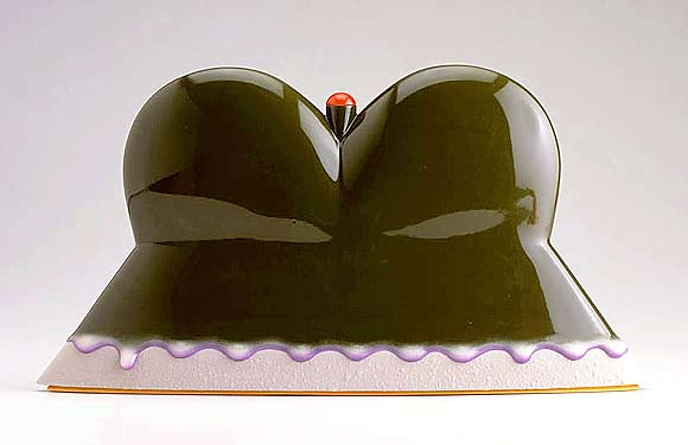 Ron Nagle, 'baron of sculptural intelligence,' works with the groove of ...