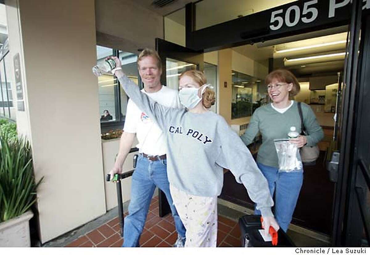 Dual post-transplant odysseys / Man examines his old heart; lung ...