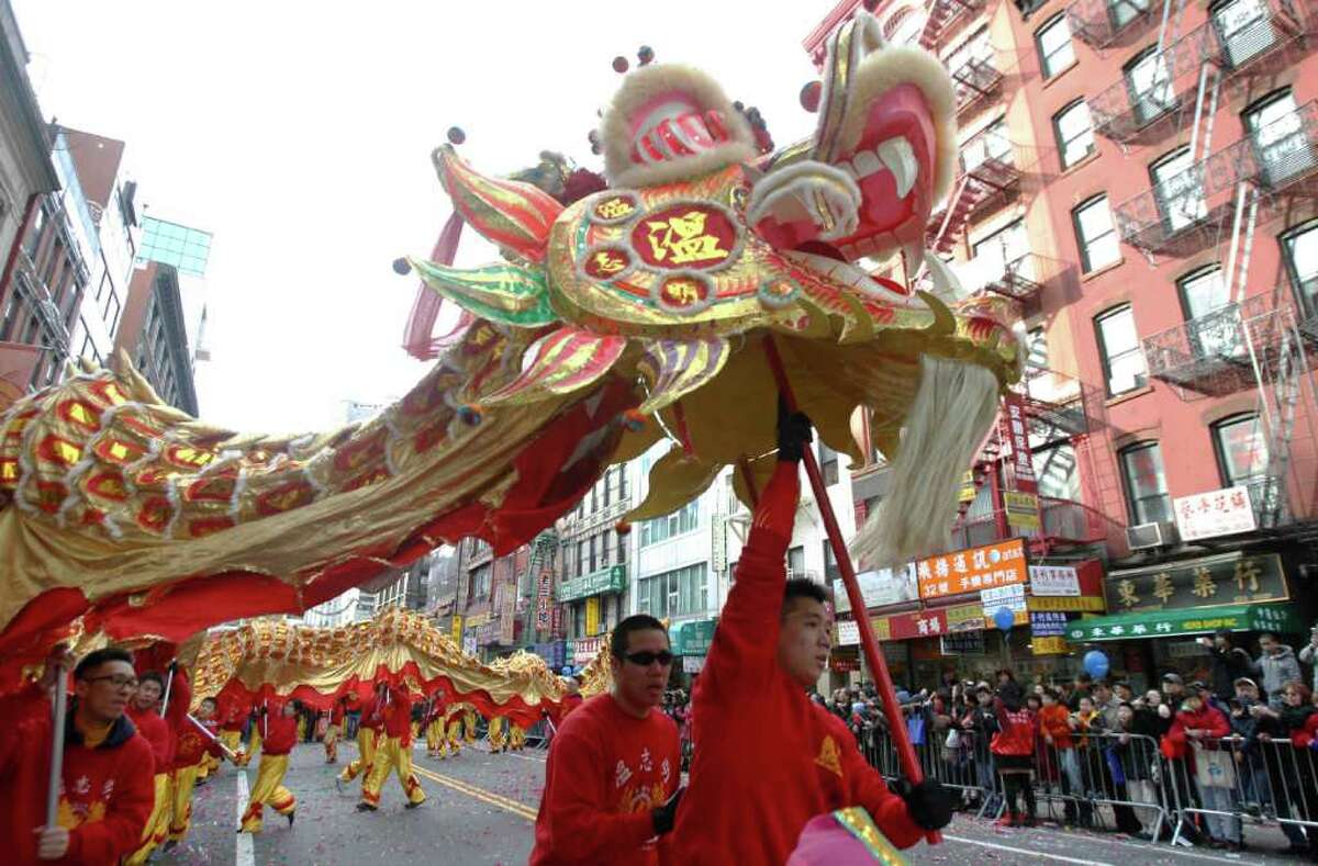 Parade marks 'Year of Dragon'