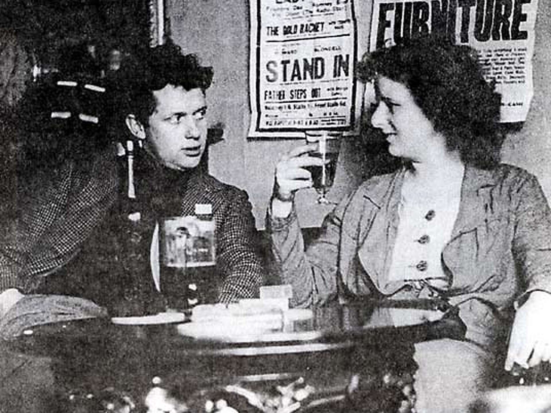 London's bohemians sought art and free love / Woolf, Waugh, Strachey ...
