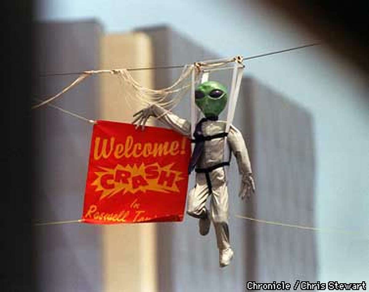 Date With the Aliens / Hordes to descend on Roswell, N.M., for the ...