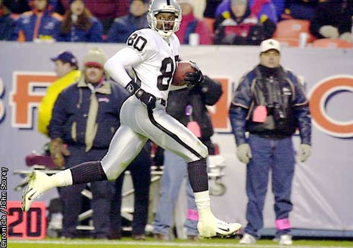 Disheartening defeat in Denver / Raiders stagger toward playoffs