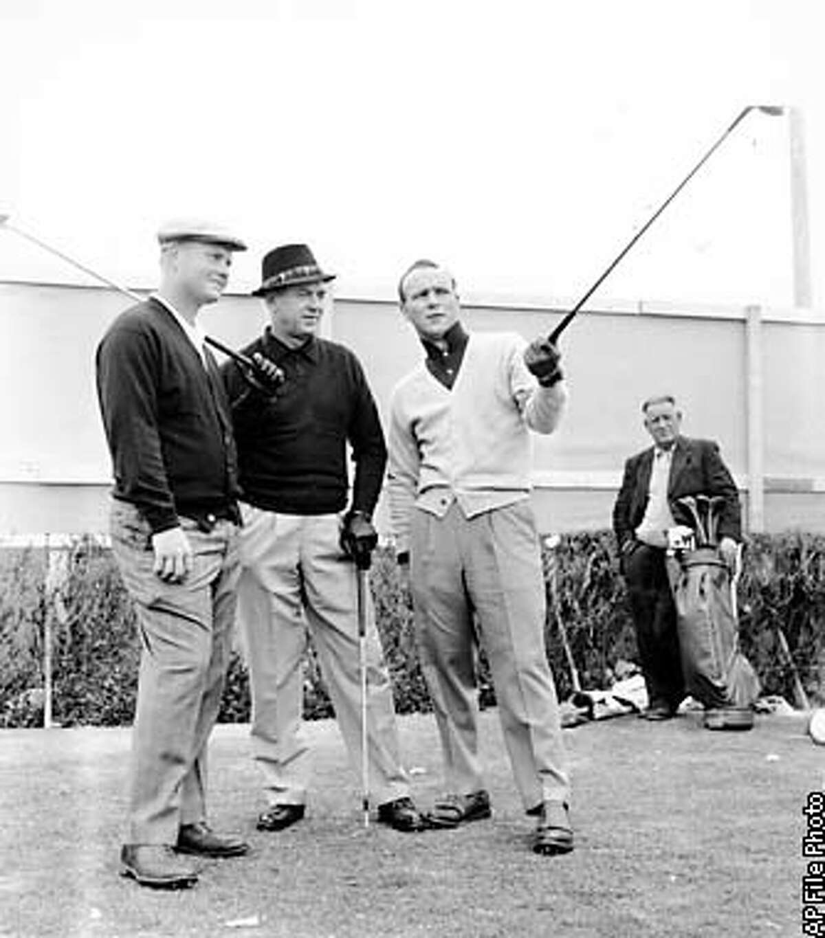 SAM SNEAD -- 1912 - 2002 / Golf's sweet swinger comes to final rest