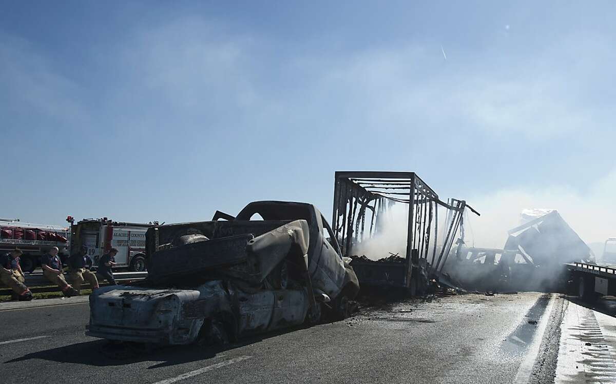 Florida I-75 pileup kills at least 10