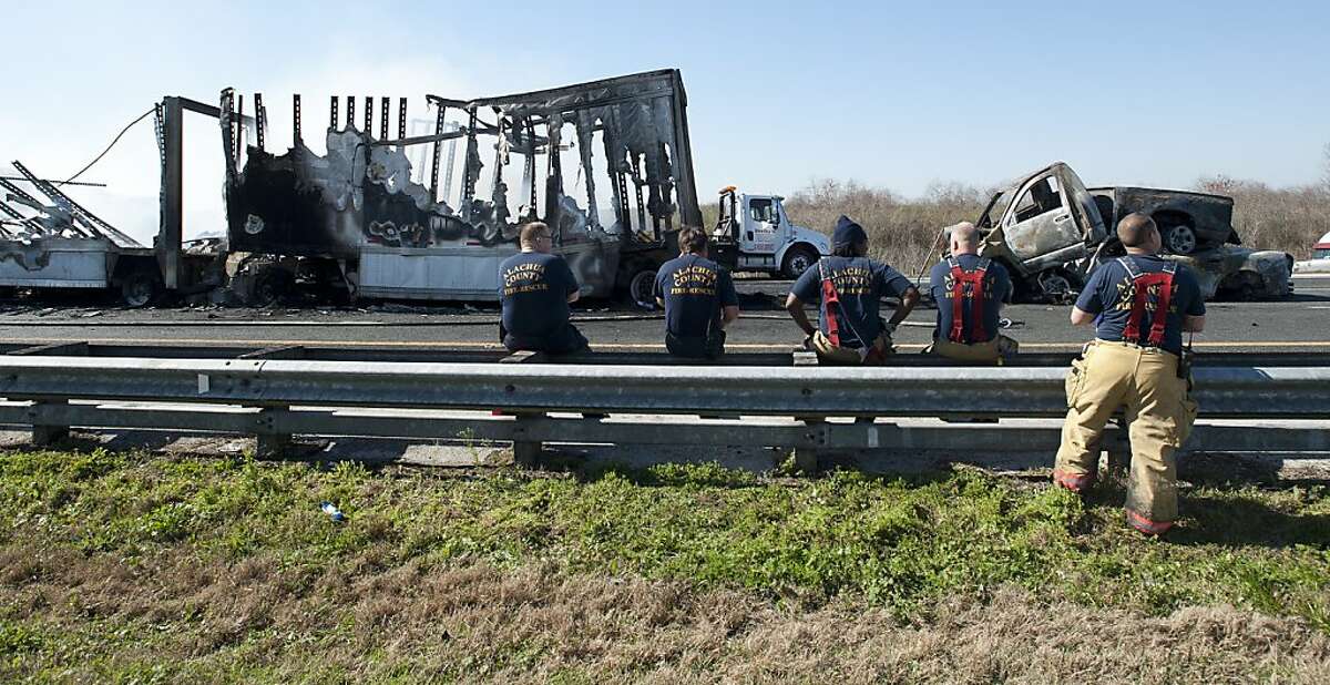 Florida I-75 pileup kills at least 10