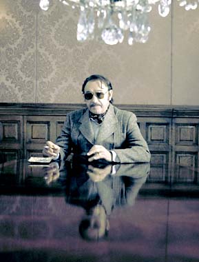 Rising up from the ashtrays / Cigarettes return to films in a big way