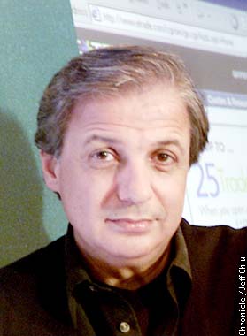 E-Trade CEO pay cut doesn't ease doubts / Big shareholder questions ...