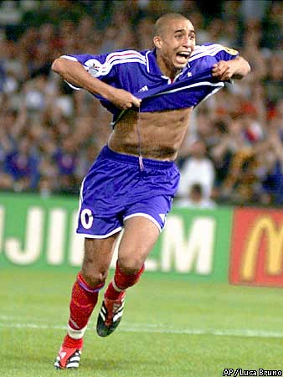 OPEN SEASON / Fans reveal a star's inner self