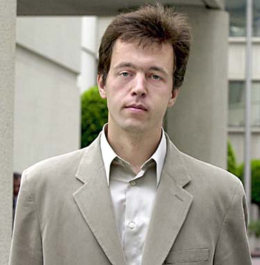 Charges dropped in copyright case / Russian programmer to be set free