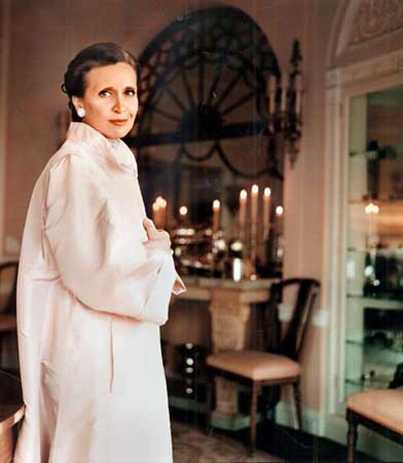 Big names abound in Danielle Steel's Star Ball benefit - SFGate