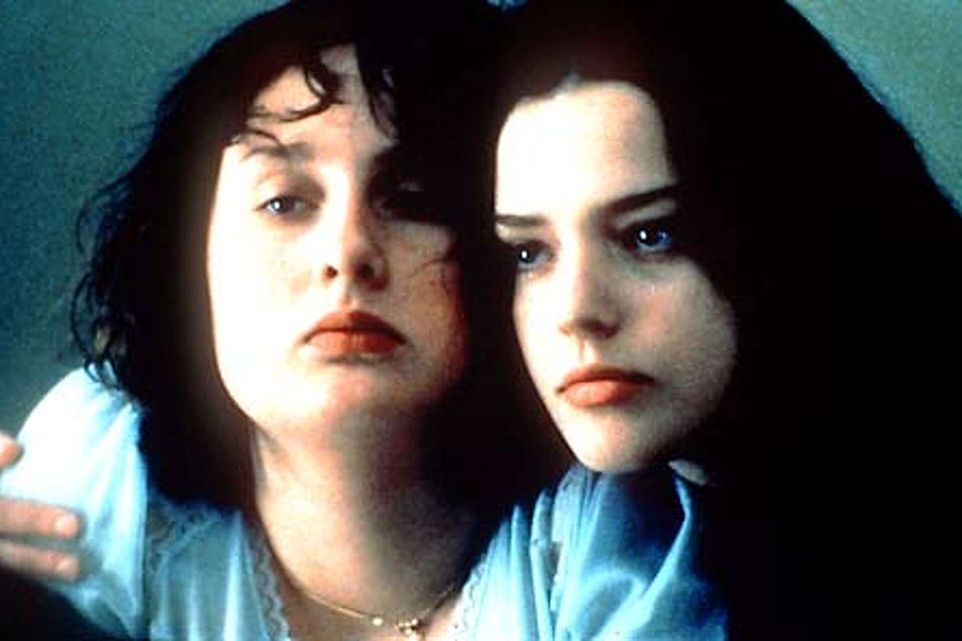 A sisterhood both powerful and bitter / 'Fat Girl' an extraordinary ...