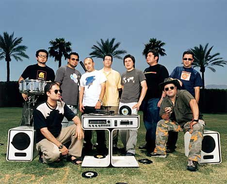 Techno beats meet Mexican folk music / Nortec Collective leads revolution