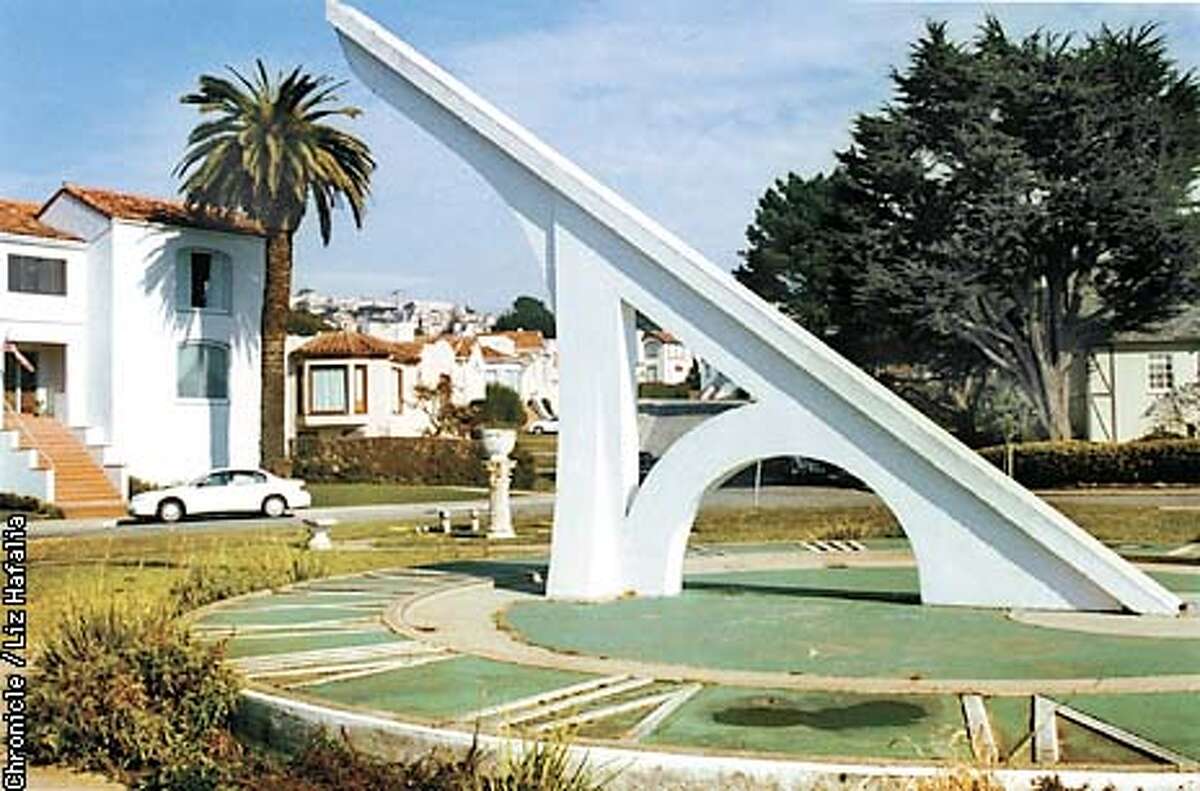 GetOut: Ingleside Terrace Giant Sundial