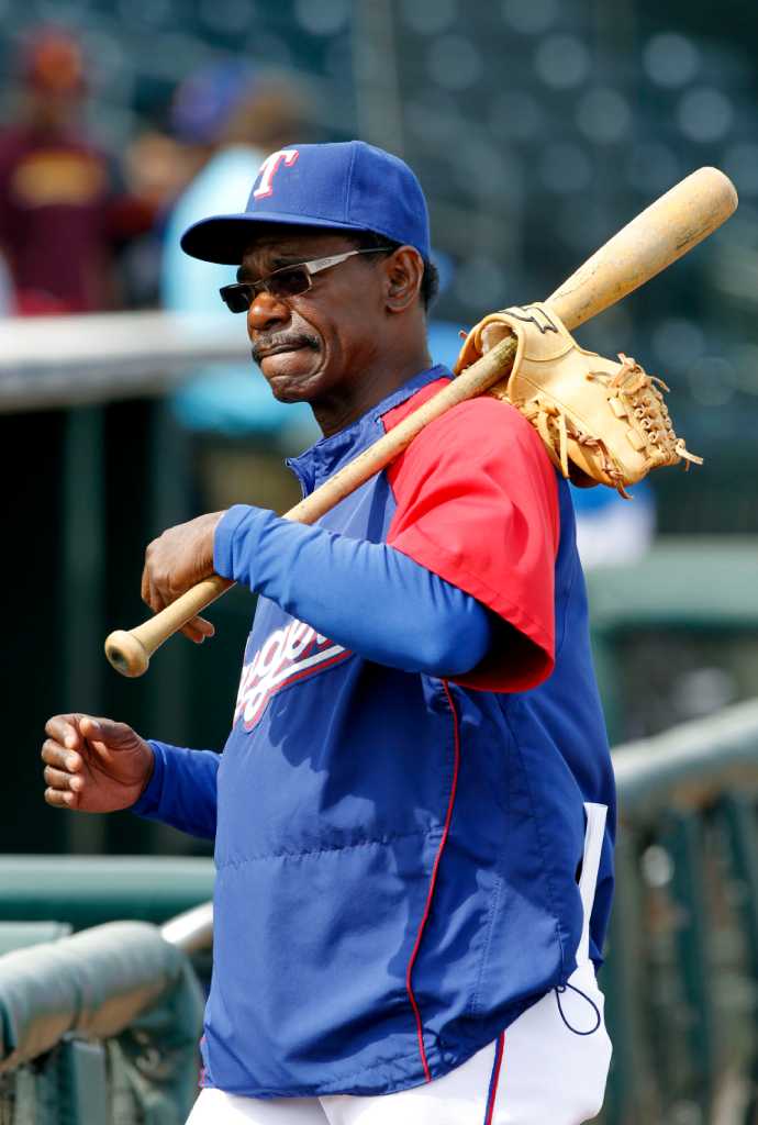 Baseball: Rangers give Washington an extension