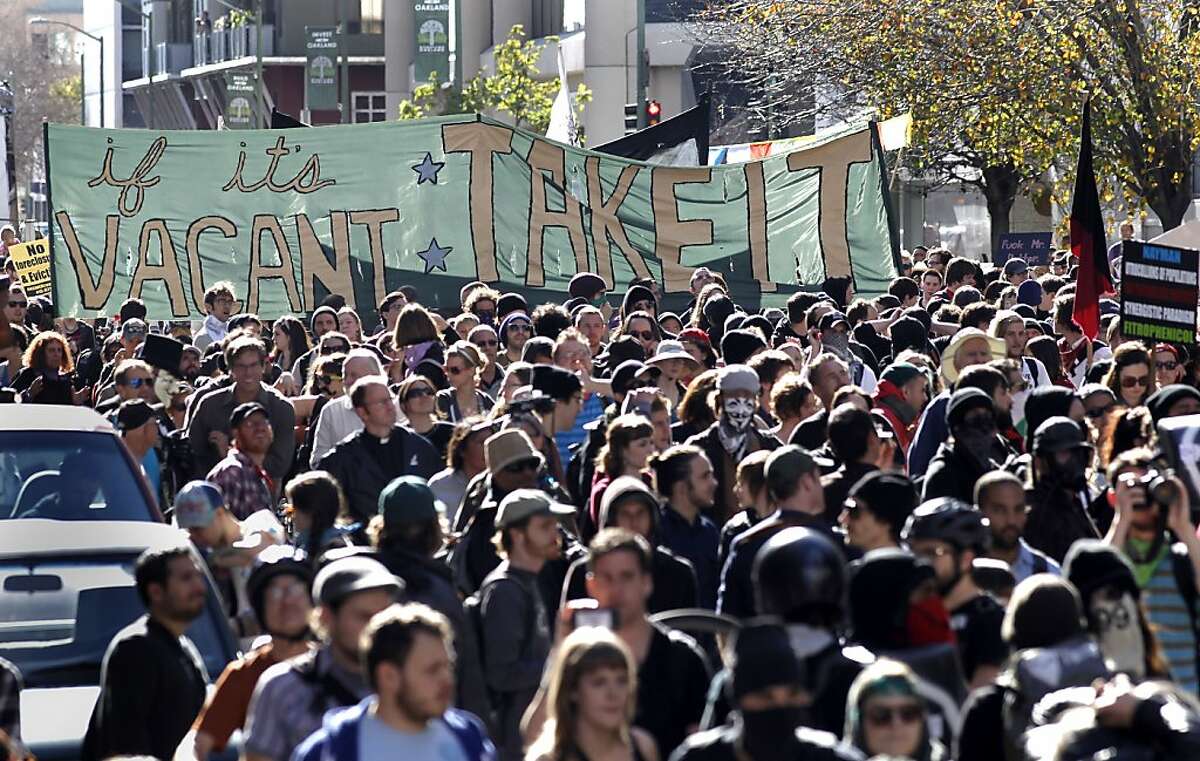 Occupy Oakland protesters split over violence