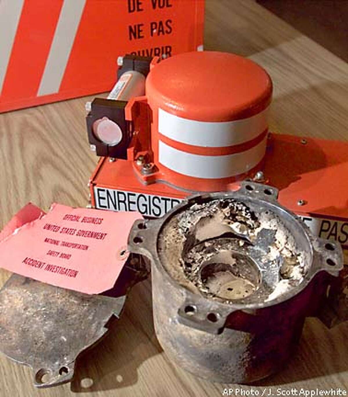 Crash inquiry turns to tail fin / Probe hampered by damaged data recorder