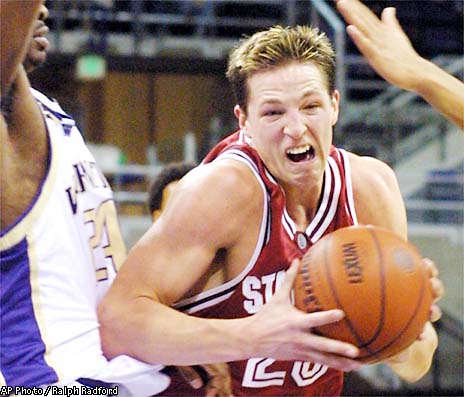 Jacobsen declares for NBA Draft / Stanford star to keep his options open