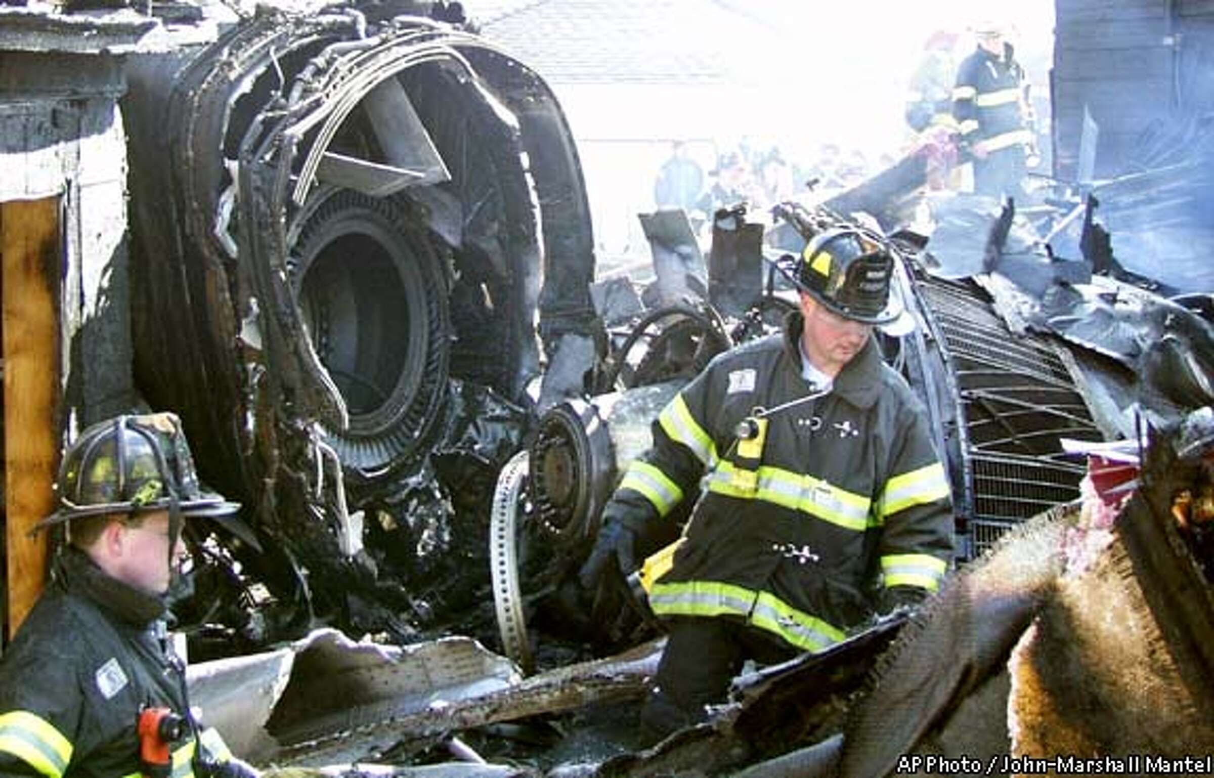 THE CRASH OF FLIGHT 587 / Accident is focus in probe of crash / 265 ...