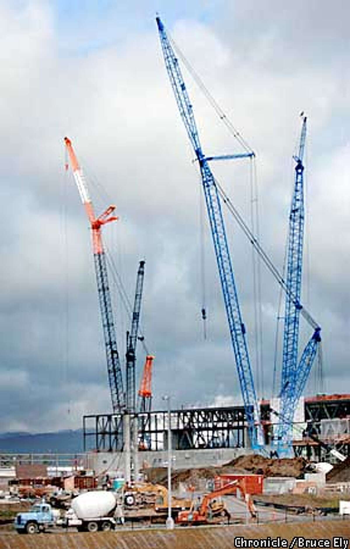 Intel inside and out / Small Oregon town's growth embodies chipmaker's ...