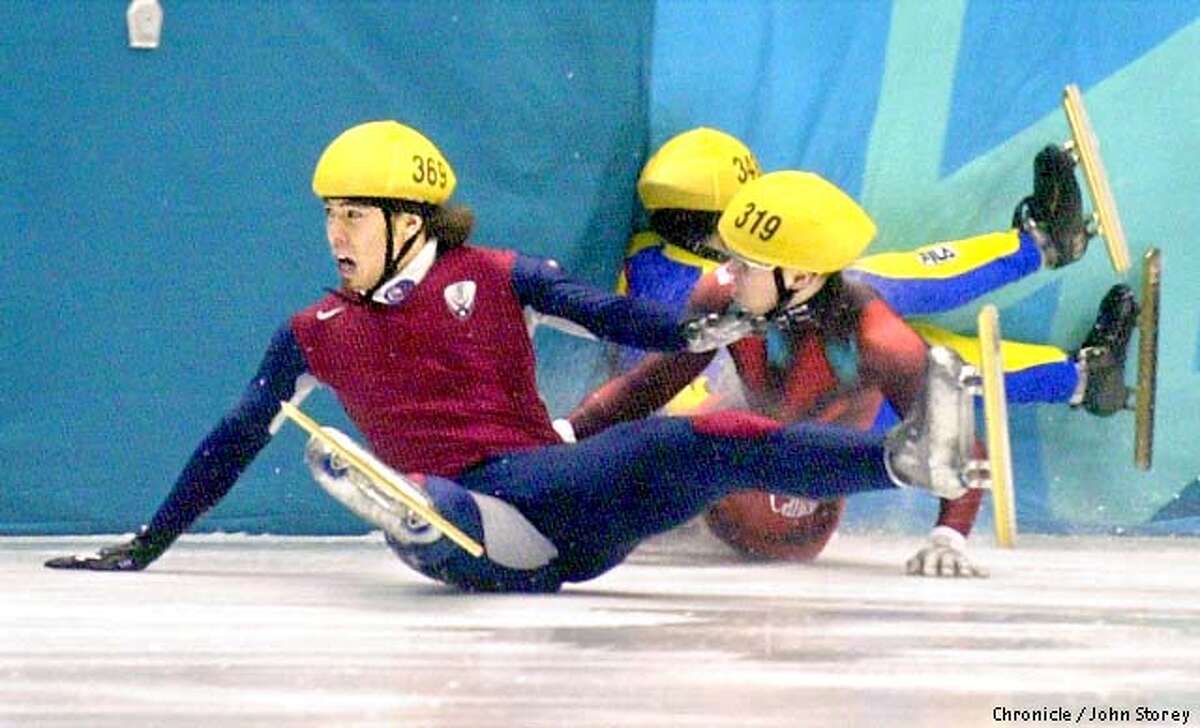 Crash and burn / Ohno scrambles for silver after last lap wipe out