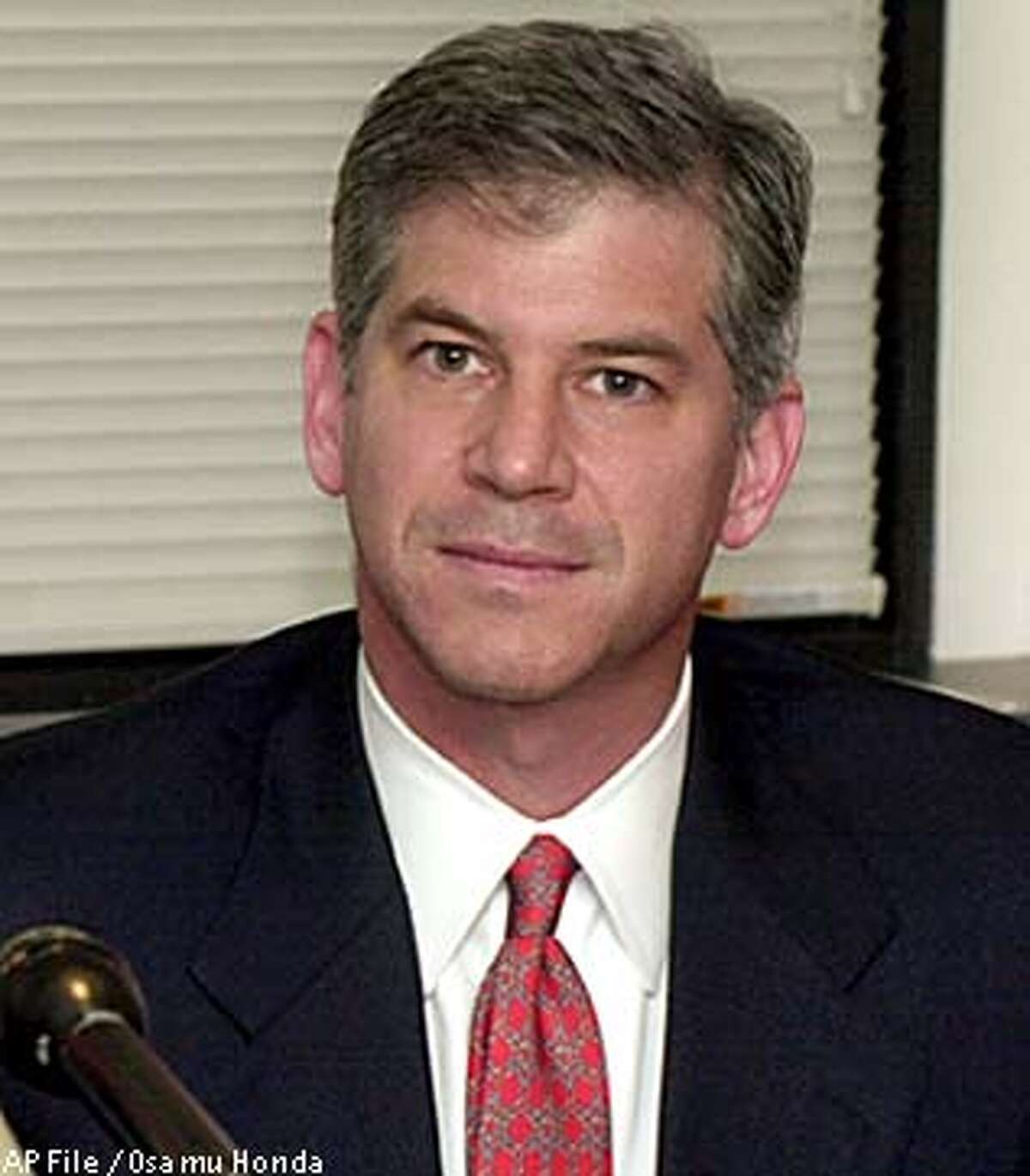 Enron VP testifies executives duped Lay / Whistle-blower blames ...