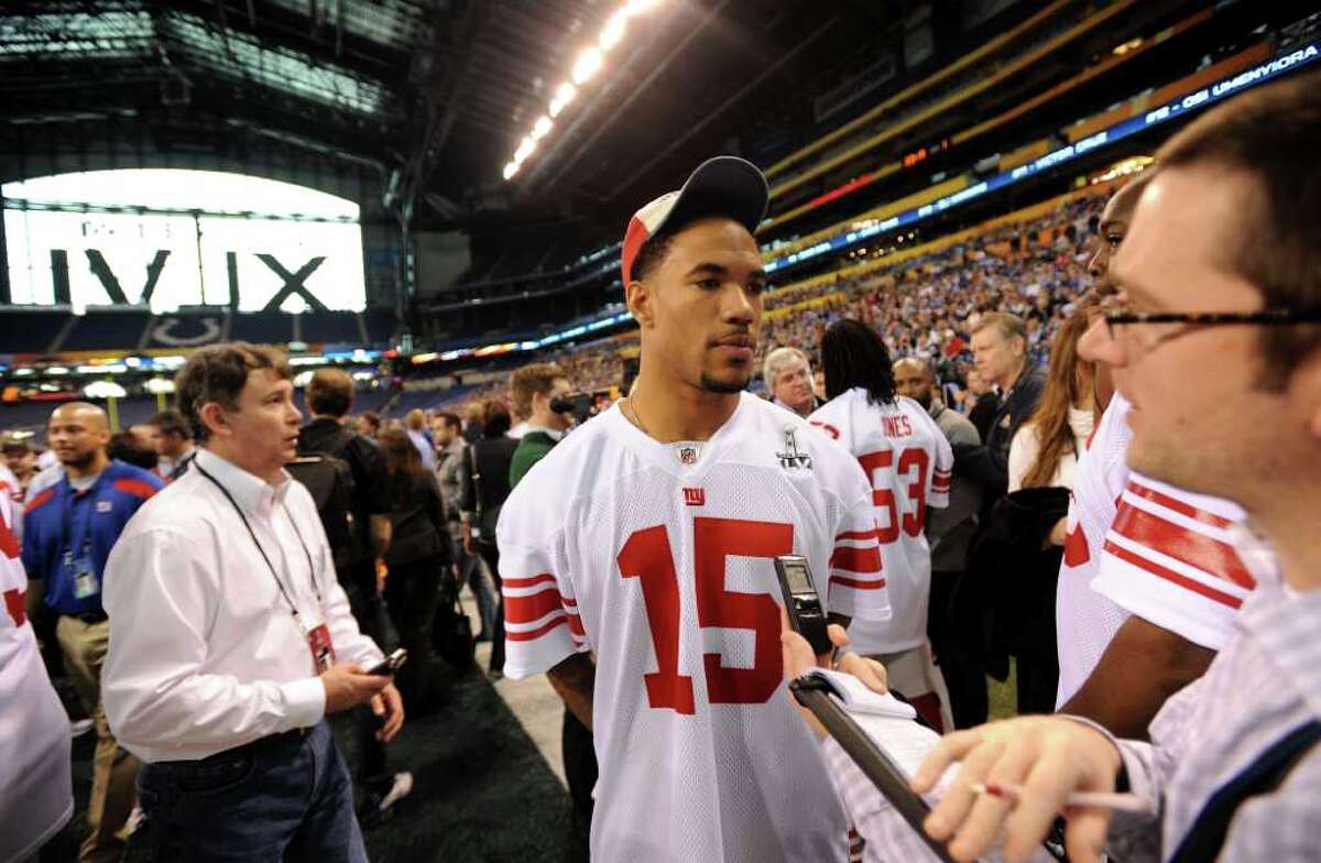 Zaniness takes big stage for this cast of characters