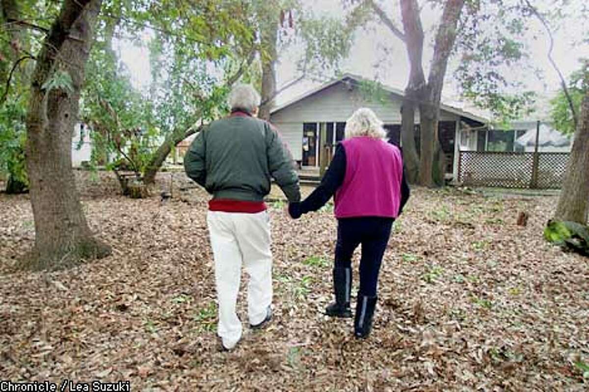 Second-chance Romance / Long-ago sweethearts reignite flame deferred by ...