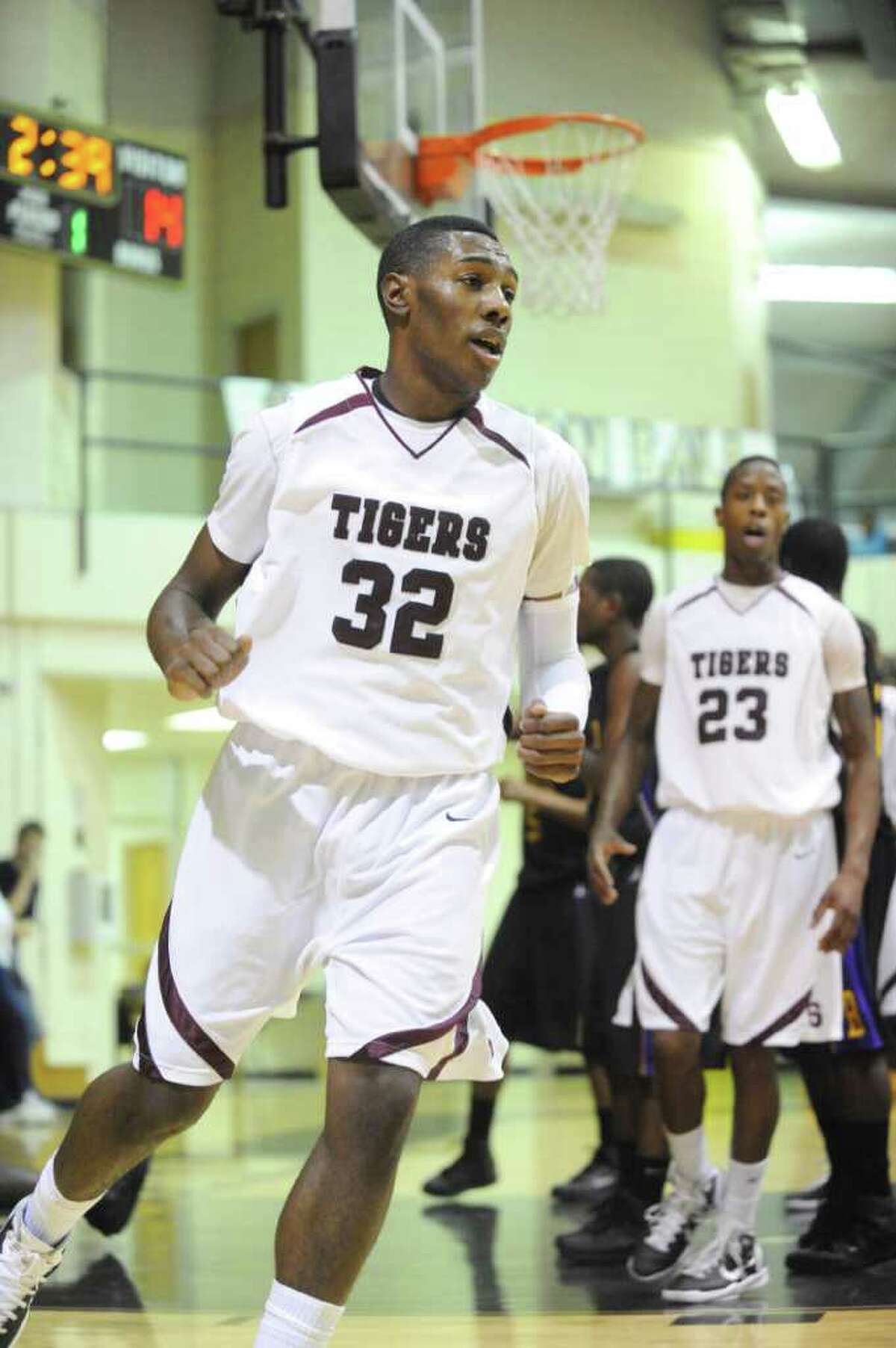 Former Silsbee basketball standout Stallworth has left Cedar Valley ...