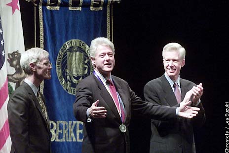 Berkeley clasps Clinton to its liberal bosom / Rousing welcome at UC speech