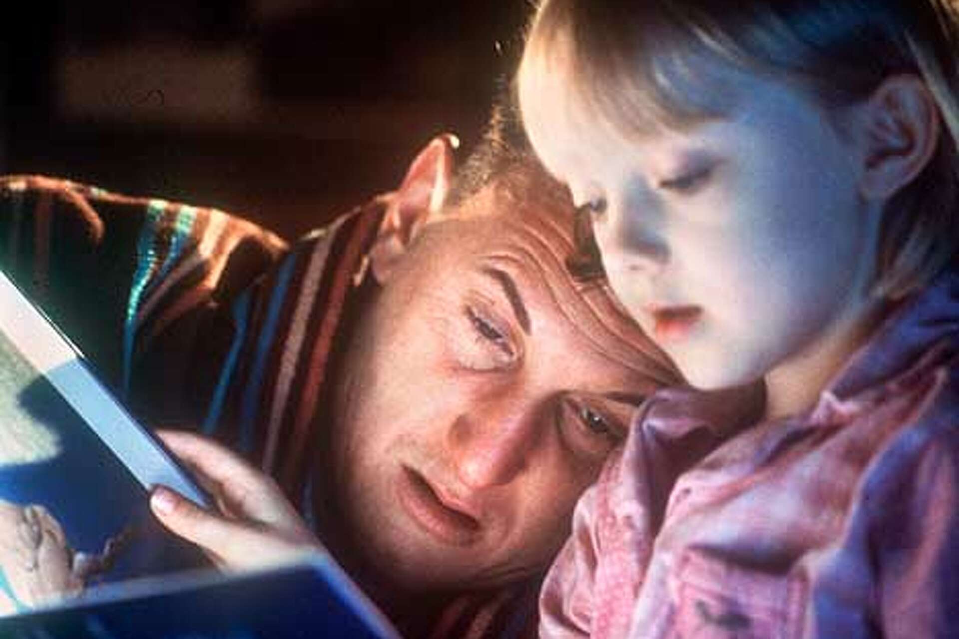 Penn plays sad 'Sam' / He's full of integrity as retarded father