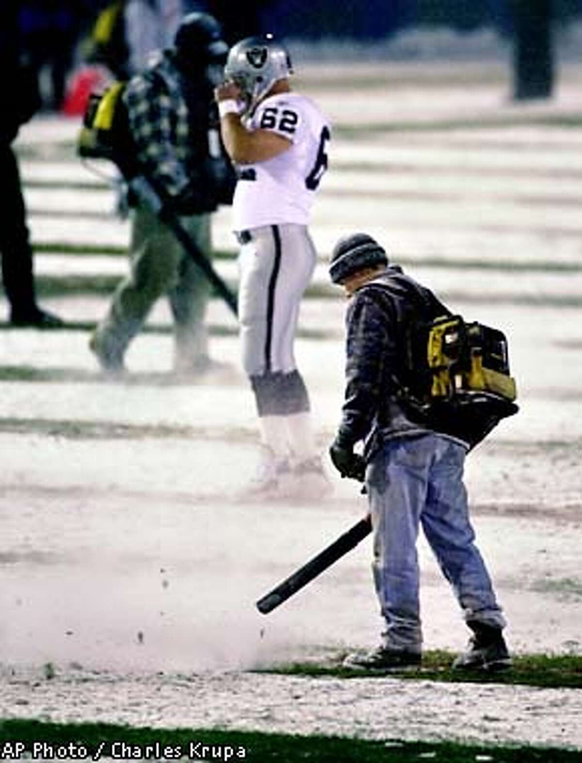 RAIDERS NOTEBOOK / Early injury to Porter set stage for Jett