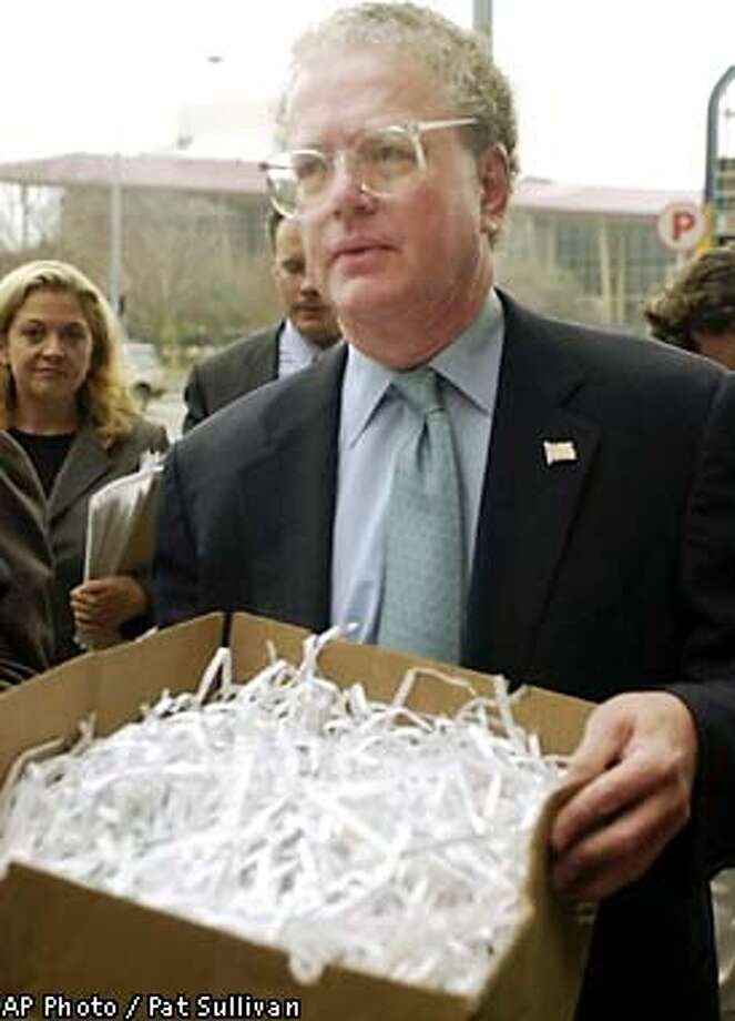 Litigator maneuvers for starring role in suit / Enron investors' case ...