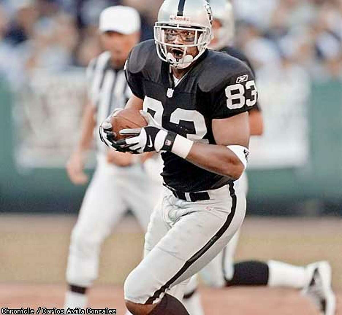 Raiders trim toward youth and versatility / Veterans Peete, Metcalf ...