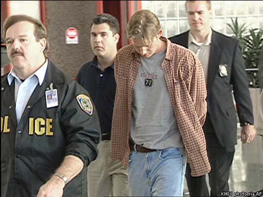 Fugitive dad caught / Suspect in slaying of wife, kids nabbed in Mexico