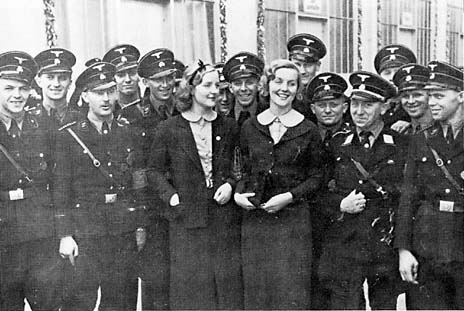 The magnificent Mitfords / Biography captures 100 years in the life of ...