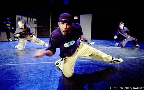 Street rhythms in opera / Hip-hop 'Beatbox' to open at Artaud