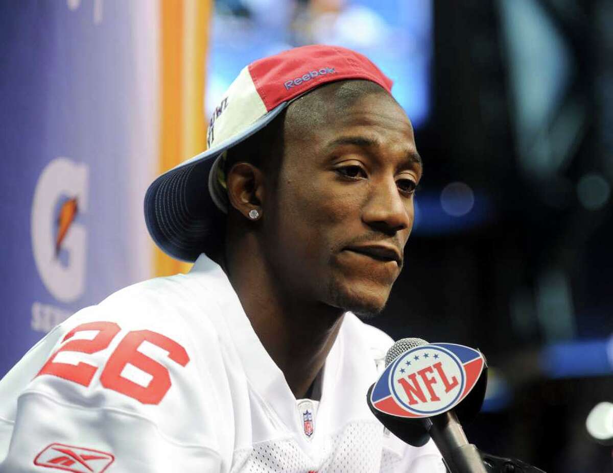 Zaniness takes big stage for this cast of characters