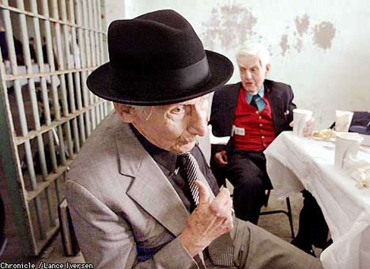 Former inmates and guards reminisce on the Rock / Camaraderie marks ...