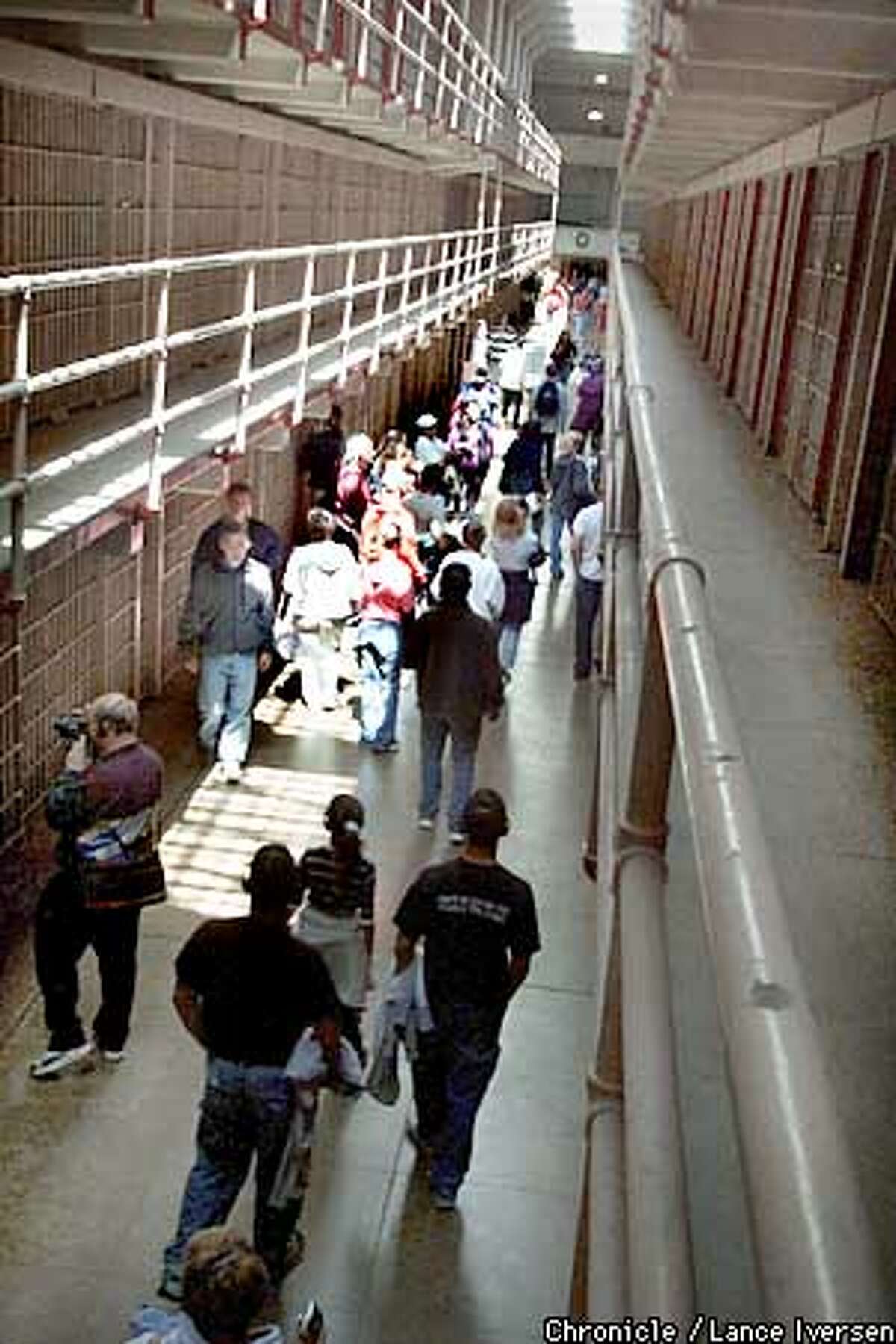 Former inmates and guards reminisce on the Rock / Camaraderie marks ...