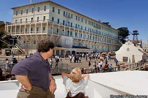 Former inmates and guards reminisce on the Rock / Camaraderie marks ...