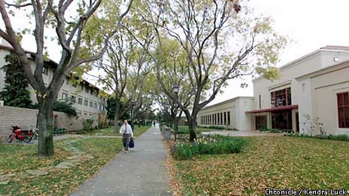 Boom Times / Tech-Rich Santa Clara University Remodels, expands