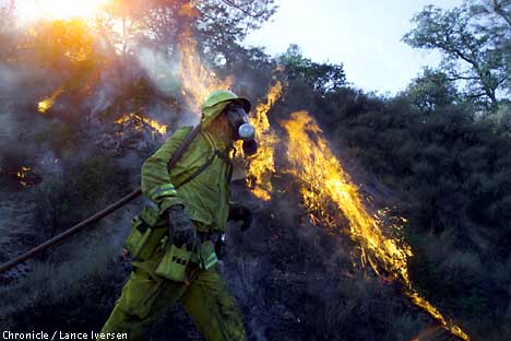 Lake Del Valle fire consumes 85 steep acres / More than 400 battle ...