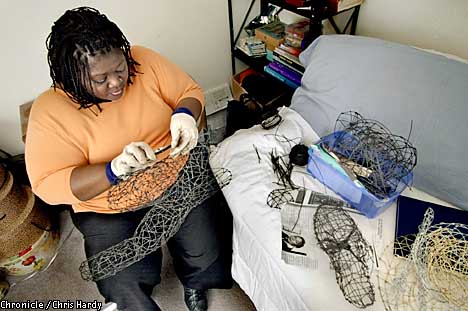 Full-figured women get artist wired