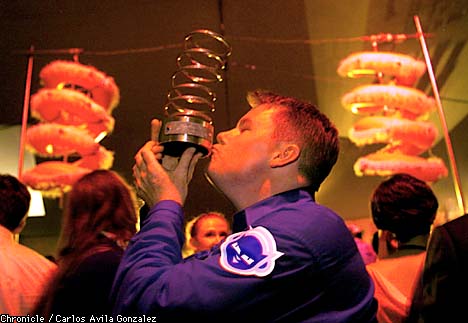 Dot-com bust can't stop the Webby Awards party / Bankruptcies? Layoffs ...